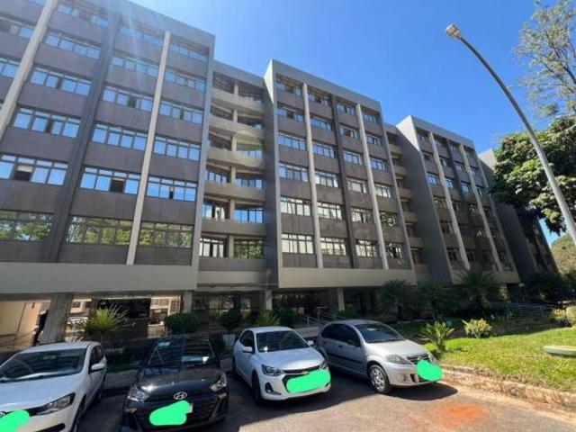 Asa Norte Prédio reformado Andar alto Vazado