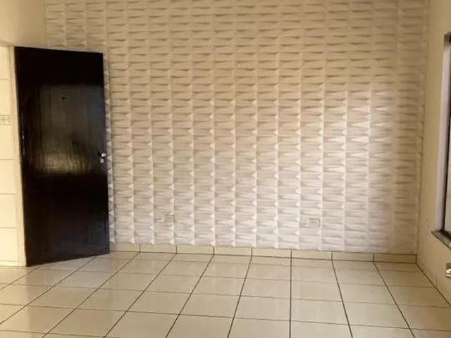 asa térrea, quintal amplo, churrasqueira, cômodos grandes, casa bem ventilada, luz solar, jardim