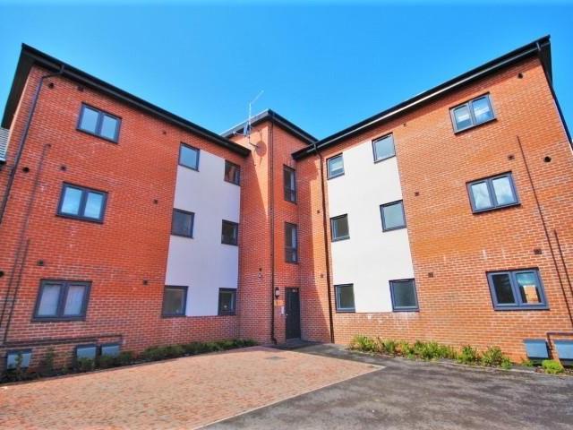 Ascot Way, Longbridge, Birmingham B31, 2 bed flat to rent, £1,150 pcm | PrimeLocation