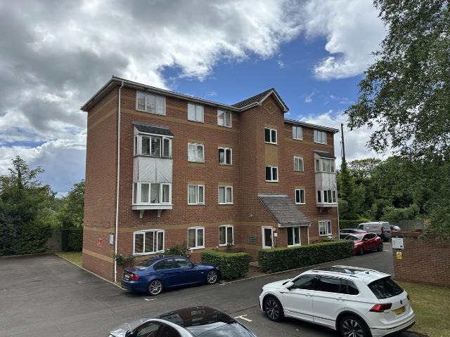 Ascot Court, Aldershot GU11, 2 bed flat to rent, £1,350 pcm | PrimeLocation