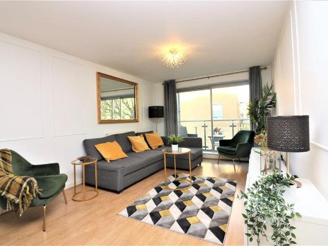 Ascot House, Chrisp Street E14, 2 bed flat to rent, £2,300 pcm | PrimeLocation