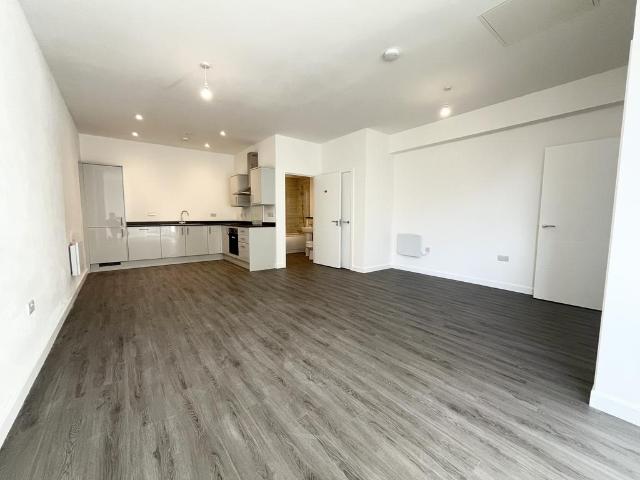 Ascot House, Lynch Wood, Peterborough. 2 bed apartment to rent £1,000 pcm £231 pw
