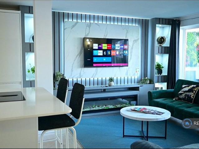 Ascot House, Portsmouth, PO5 2 bed flat to rent £1,650 pcm £381 pw