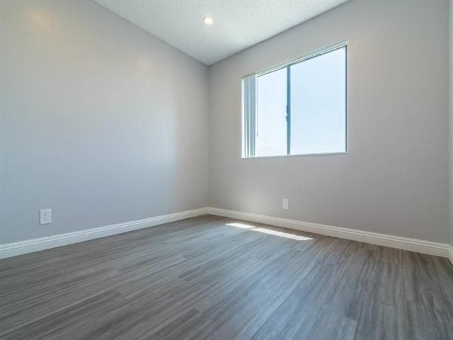 Ascot Park Apartments 3 Bedroom Apartment for Rent at 1422 E 9th St, San Bernardino, CA 92410 Curtis