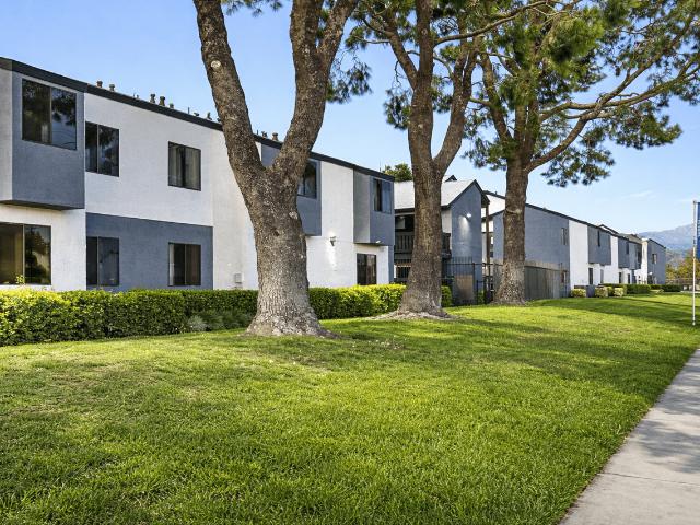 Ascot Park Apartments 2 Bedroom Apartment for Rent at 1422 E 9th St, San Bernardino, CA 92410 Curtis