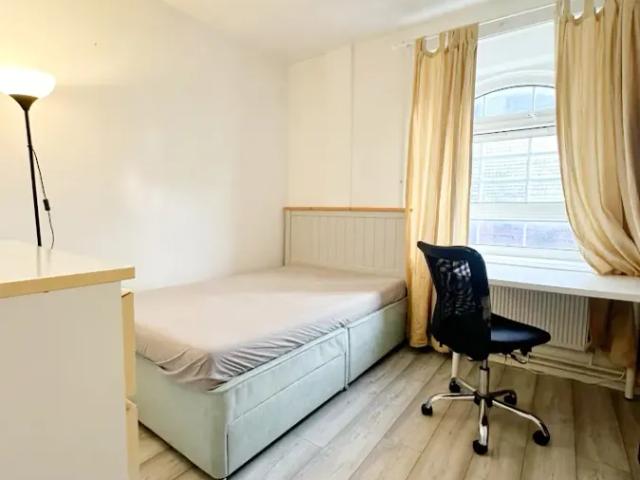 Ascot Road, London N15, Room to rent, £750 pcm | PrimeLocation
