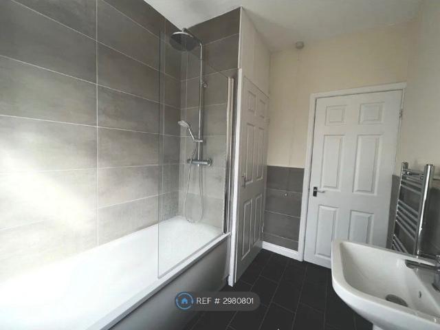 Ashton Avenue, Leeds LS8, 2 bed terraced house to rent, £999 pcm | PrimeLocation