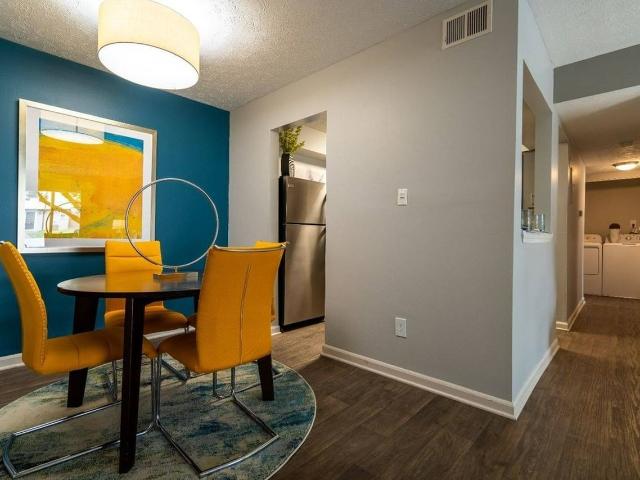 Ashton Brook 3 Bedroom Apartment for Rent at 7832 Royalty Avenue, Graymoor Devondale, KY 40222 Graymoor Devondale