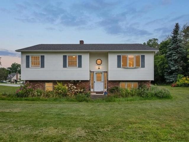 Ashton Dr, Saint Albans City, Home For Sale