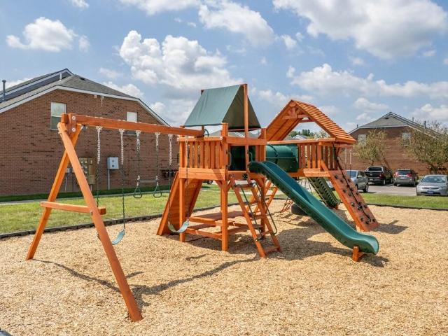 Ashton Meadows 2 Bedroom Apartment for Rent at 3950 Cabot Dr, Springfield, OH 45503
