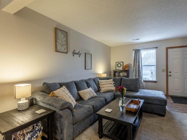 Ashton Meadows 2 Bedroom Apartment for Rent at 3950 Cabot Dr, Springfield, OH 45503