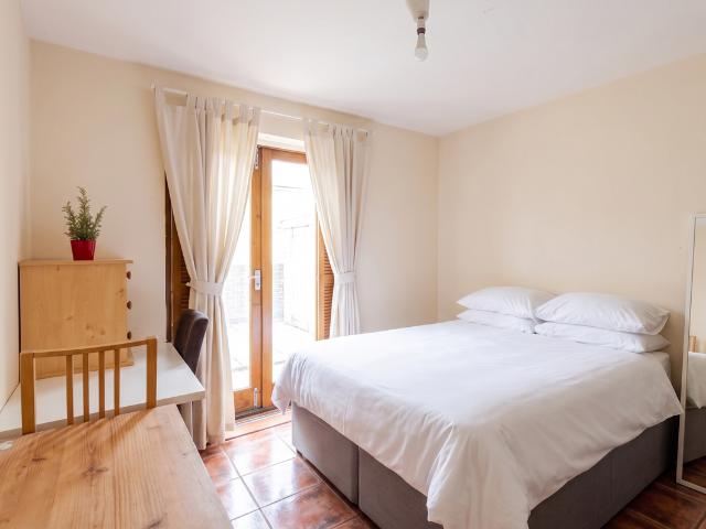 Ashton Street, Canary Wharf E14, 2 bed flat to rent, £2,400 pcm | PrimeLocation