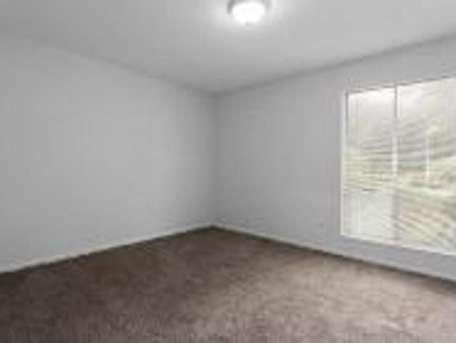 Ashton Place Apts 2 Bedroom Apartment for Rent at 414 W 89th St, Kansas City, MO 64114 Western Hills