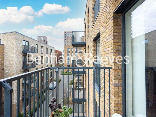 Ashton Reach, London, SE16 1 bed apartment to rent £1,950 pcm £450 pw