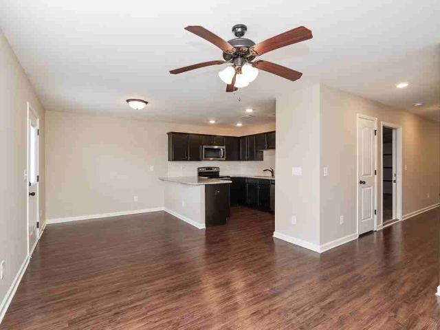 Ashton Ridge at Westcreek 3 Bedroom Apartment for Rent at 1060 W Creek Coyote Trl, Clarksville, TN 37042
