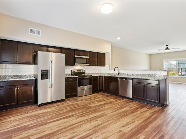 Ashton Ridge at Westcreek 3 Bedroom Apartment for Rent at 1060 W Creek Coyote Trl, Clarksville, TN 37042