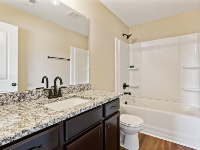 Ashton Ridge at Westcreek 3 Bedroom Apartment for Rent at 1060 W Creek Coyote Trl, Clarksville, TN 37042