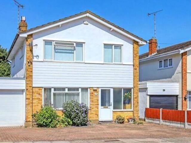 Ashurst Avenue, Popular Wick Estate, 4 Bedroom Detached