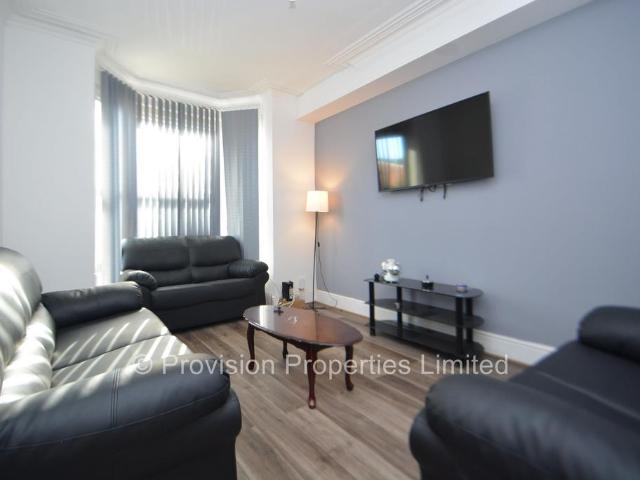 Ashville View, Hyde Park LS6 6 bed terraced house to rent £3,120 pcm £720 pw