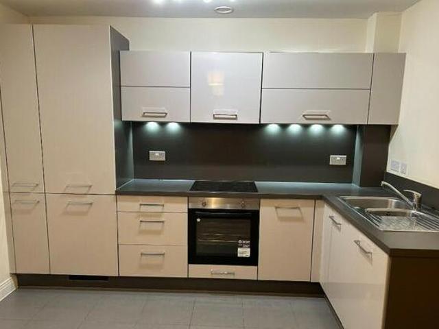 Ashville Way, Wokingham, 2 Bedroom Flat