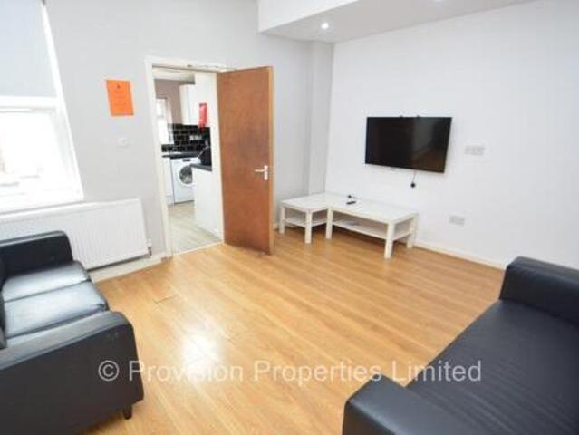 Ashville Avenue, Hyde Park, 5 Bedroom Terraced