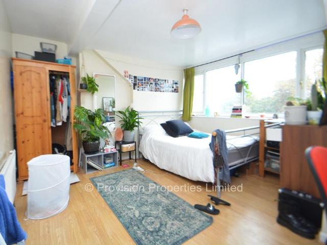 Ashville Road, Hyde Park LS6 5 bed terraced house to rent £2,275 pcm £525 pw