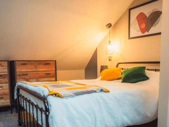 Ashwell Street Room 6