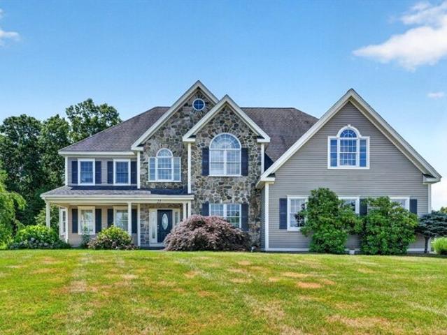 Ashwood Cir, Shrewsbury, Home For Sale
