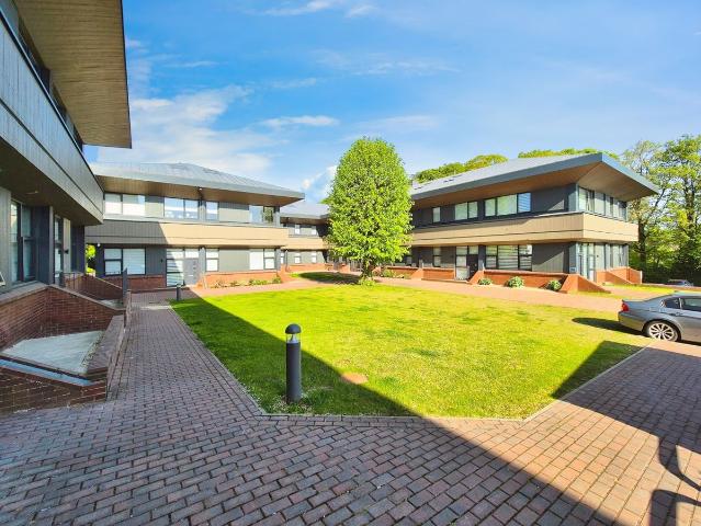 Ashwood Park, Ashwood Way RG23, 2 bed flat to rent, £1,300 pcm | PrimeLocation