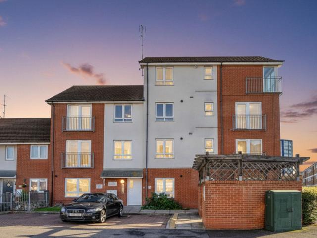 Ashwood Place, Tamar Way, Slough SL3, 2 bed flat to rent, £1,450 pcm | PrimeLocation