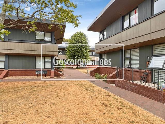 Ashwood Way, Basingstoke, RG23 2 bed apartment to rent £1,475 pcm £340 pw