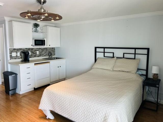 Ashworth Ave Unit,hampton, Condo For Sale