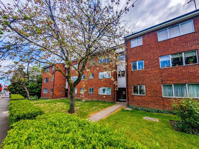 Ash Court, Worple Road, London SW19, 1 bed flat to rent, £1,700 pcm | PrimeLocation