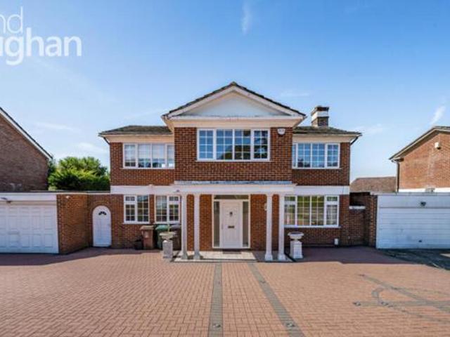 Ash Close, Hove, 4 Bedroom Detached