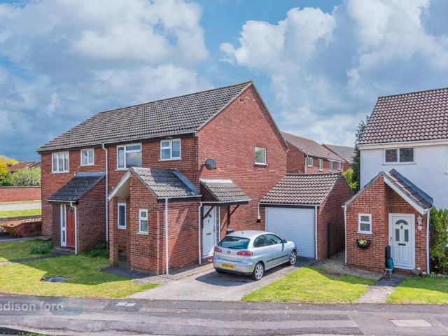 Ash Close, Yate, BS37 1 bed flat to rent £1,000 pcm £231 pw