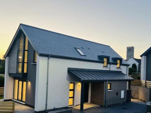 Ash Grove Gardens, St. Florence, 3 Bedroom Detached