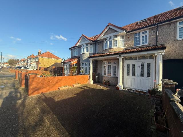 Ash Grove, Hounslow TW5, 4 bed end terrace house to rent, £3,000 pcm | PrimeLocation