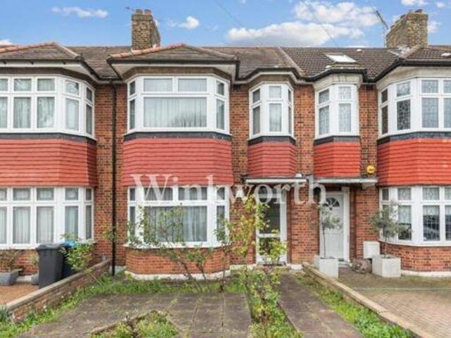 Ash Grove, London, 3 Bedroom Terraced