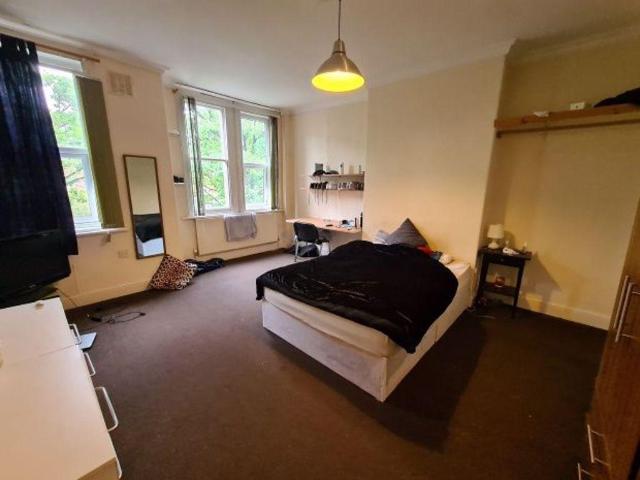 Ash Grove, Leeds 3 bed house to rent £1,937 pcm £447 pw