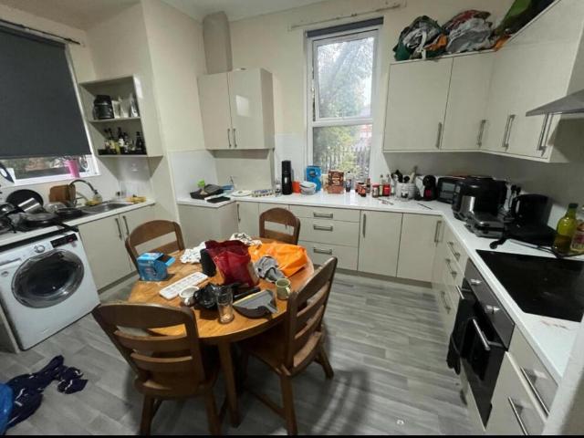 Ash Grove, Leeds LS6 6 bed house to rent £3,562 pcm £822 pw
