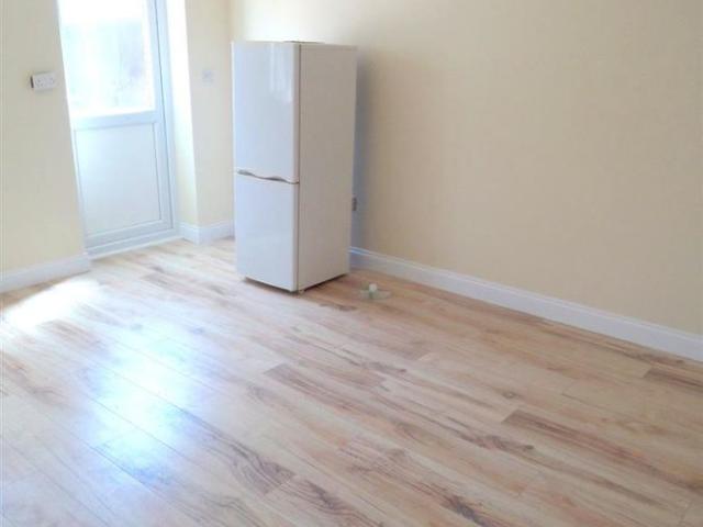 Ash Grove, Southall, Middlesex UB1, Studio to rent, £1,100 pcm | PrimeLocation