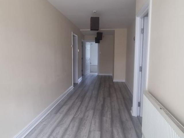 Ash Grove, Southall UB1, 3 bed maisonette to rent, £2,500 pcm | PrimeLocation