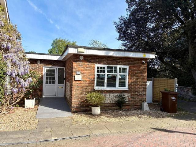 Ash Lane, Rustington BN16 3 bed semi detached bungalow to rent £1,595 pcm £368 pw