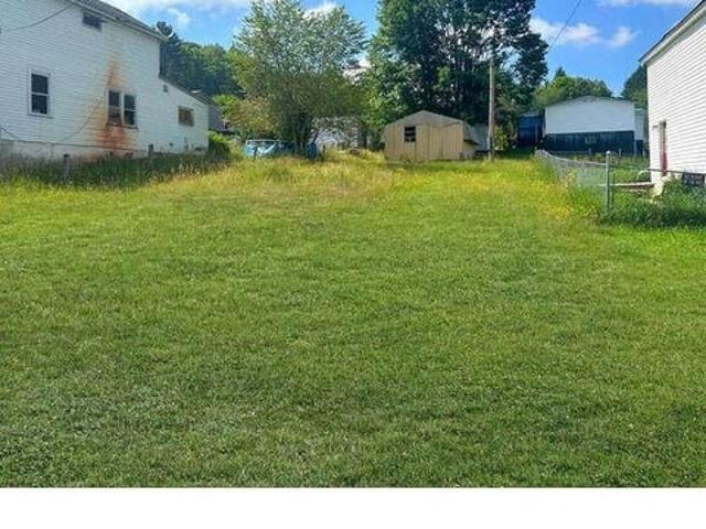 Ash St, Bayard, WV 26720