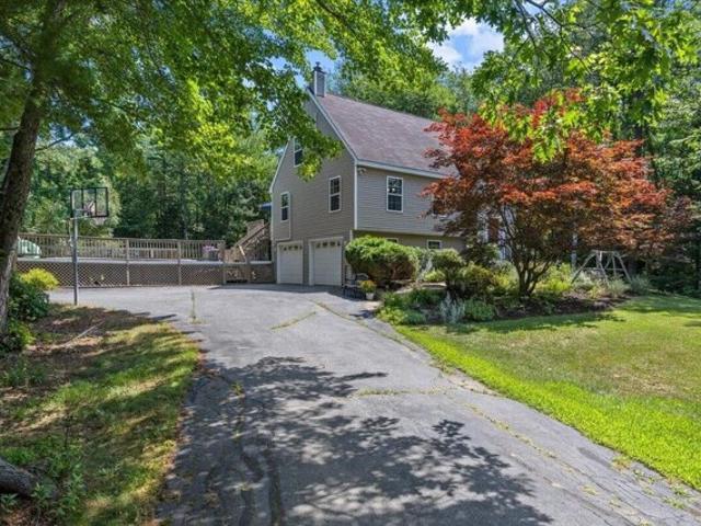 Ash Swamp Rd, Scarborough, Home For Sale