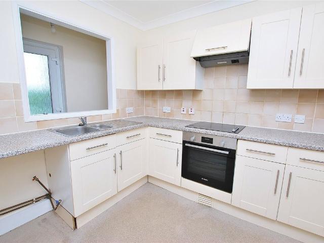 Ash Road, Aldershot, Hampshire GU12, 2 bed flat to rent, £1,300 pcm | PrimeLocation