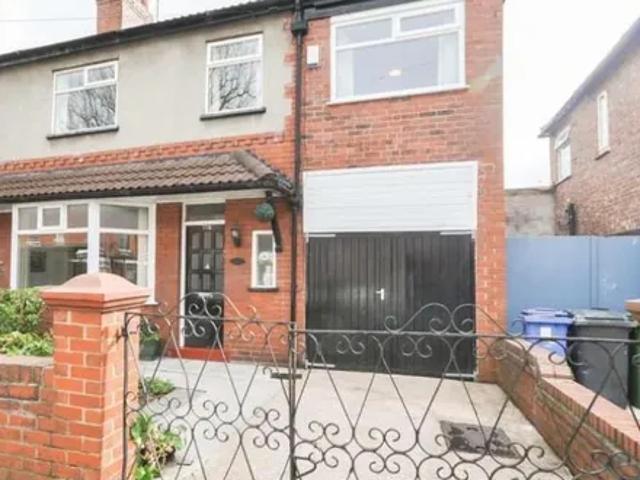 Ash Road, Droylsden, M34 2NN, United Kingdom | 4 bed duplex for rent #140799901 | Rentberry