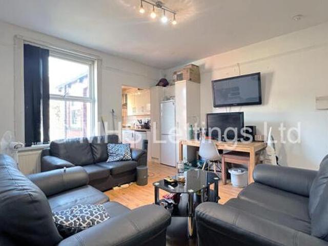 Ash Road, Leeds, 5 Bedroom Terraced
