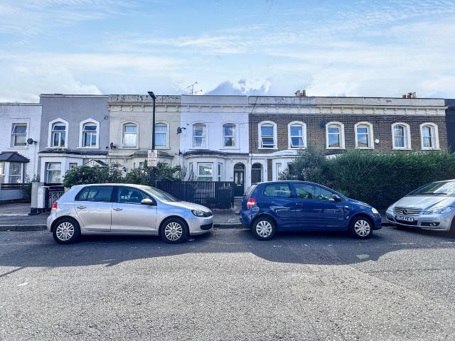 Ash Road, Stratford E15, 1 bed flat to rent, £1,500 pcm | PrimeLocation