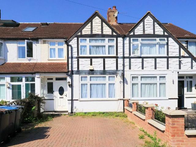 Ash Tree Way, Shirley CR0, 3 bed terraced house to rent, £2,300 pcm | PrimeLocation